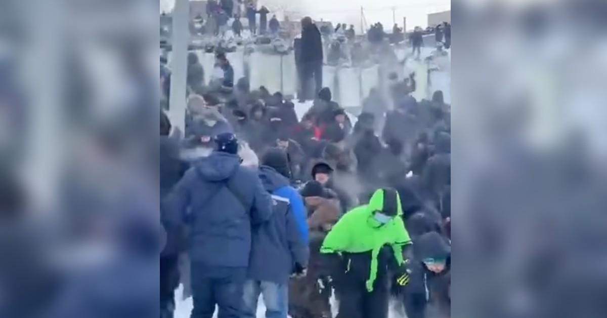 10,000 Protestors Clash in Russia Over the Jailing of an Anti-war Activist