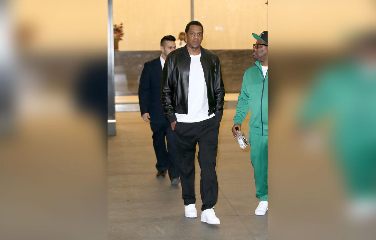 Beyonce And Jay Z Bodyguard Clash With Paparazzi
