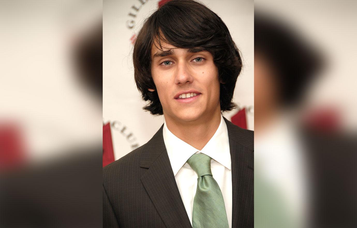 Singer Teddy Geiger Transitioning Woman