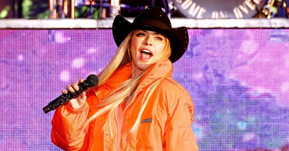 Shania Twain Cries About Performing In Bars Age 8