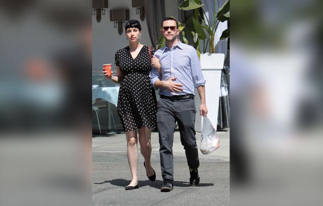 Man Dead After Standoff With Joseph Gordon-Levitt Family