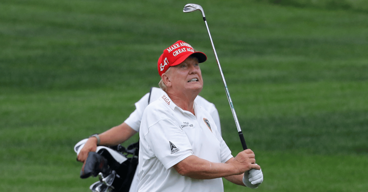 Trump's Last-Place Golf Finish Exposed by Ex-MLB Star Roger Clemens