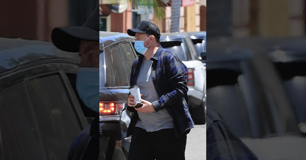 Matthew Perry Drops Weight, Looks Slim After Shocking Appearance At ...