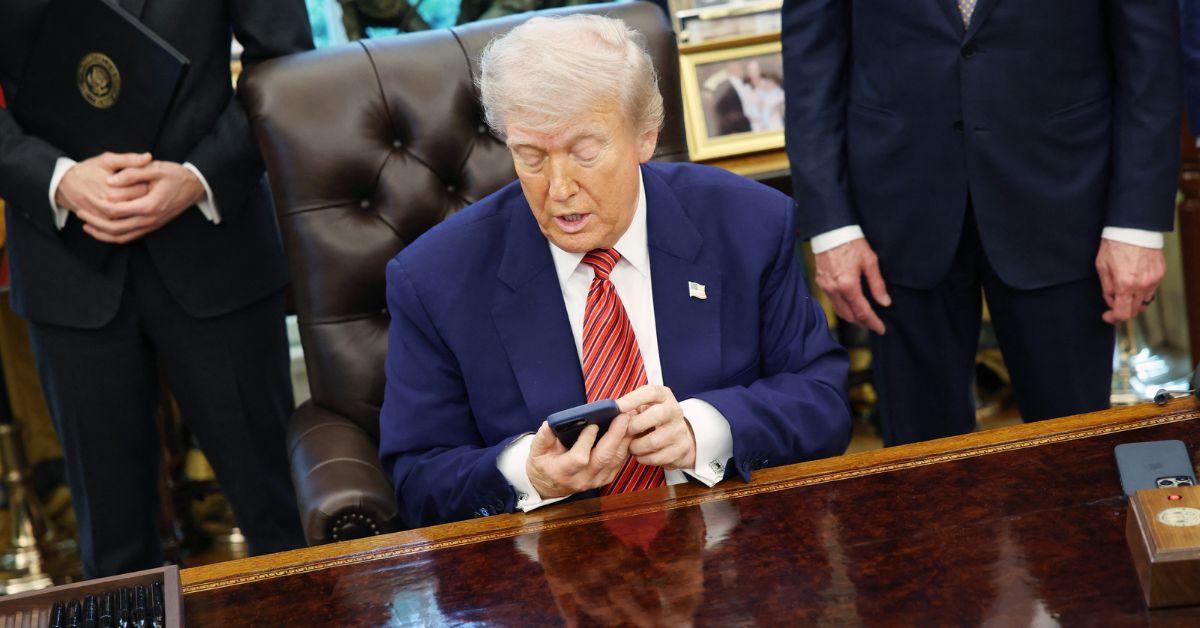 Donald Trump Poses Massive Security Risks Through Cell Phone Use