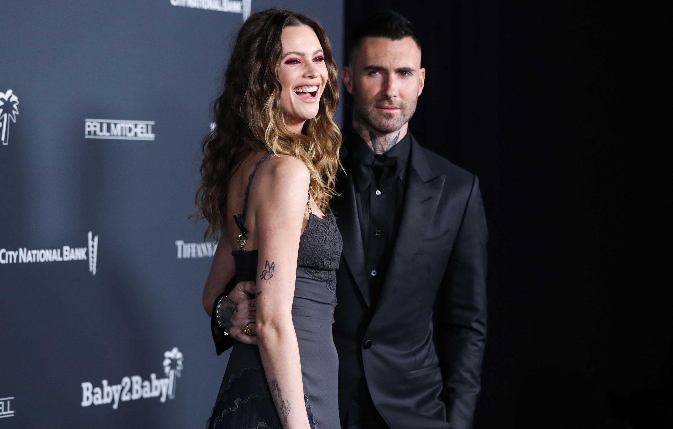 Adam Levine Allegedly Gave Instagram Model Sumner Stroh FRONT ROW ...