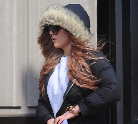 Amanda Bynes Sports Pink Hair Alone In New York On 27th Birthday