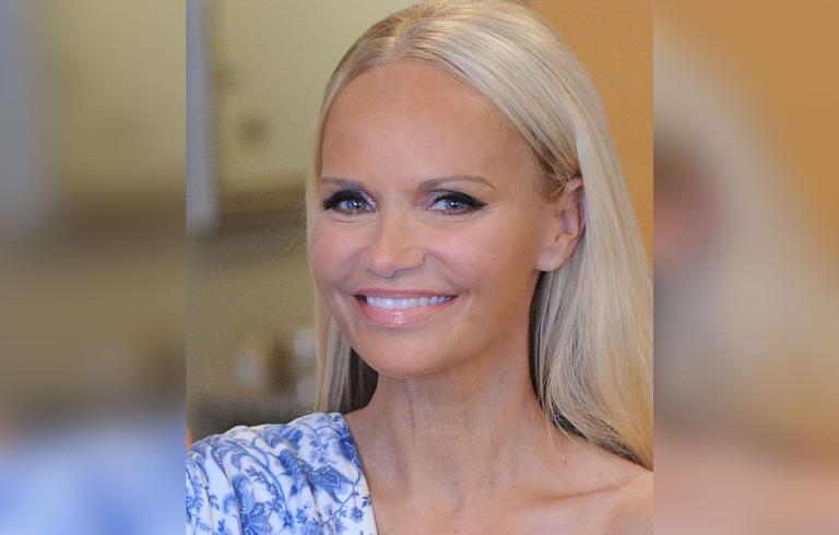 Kristin Chenoweth Plastic Surgery Makeover Exposed By Top Docs