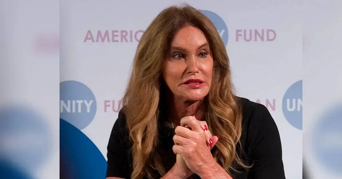 Caitlyn Jenner Criticized For 'Sagging Mess' Behind Photoshopped Snaps
