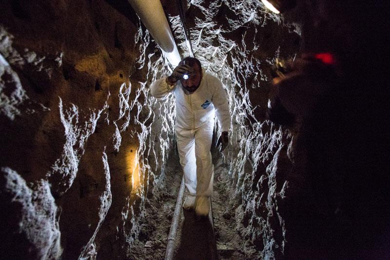 El Chapo Captured & Returned To SAME Prison He Broke Out Of --- See His ...