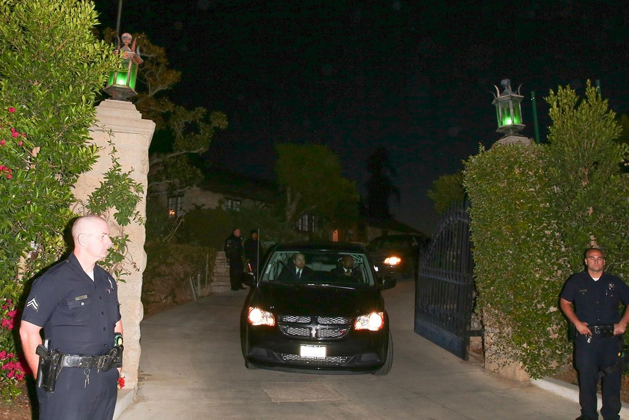 Hugh Hefner Driven Off Playboy Mansion In Hearse After Death