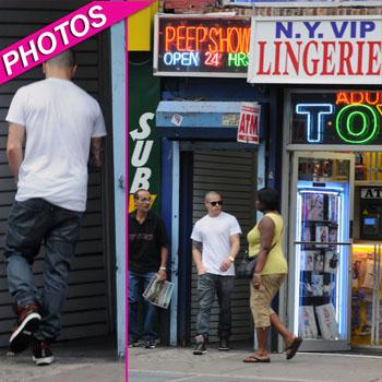 Casper Smart Visits Adult XXX Store, Birthday Present For J.Lo?