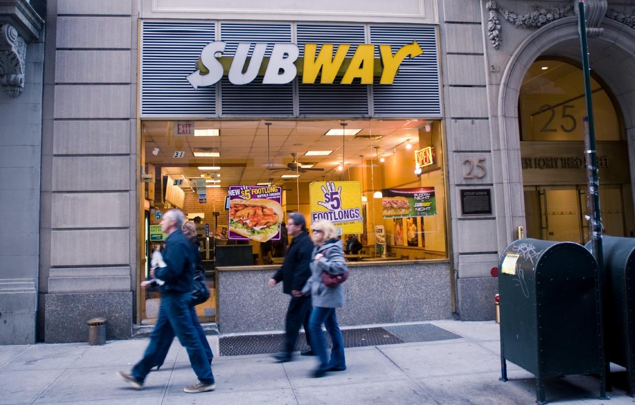 Subway Worker Shot Over 'Too Much' Mayonnaise