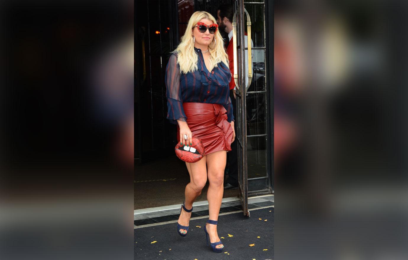 Jessica Simpson Shows Curves & Belly In Red Leather Skirt