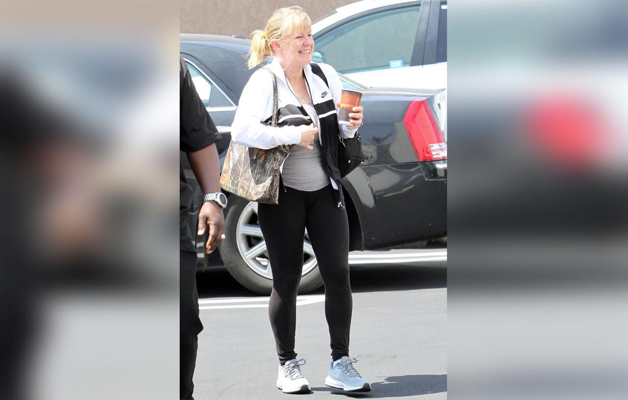 Tonya Harding Smokes Cigarette During ‘DWTS’ Practice