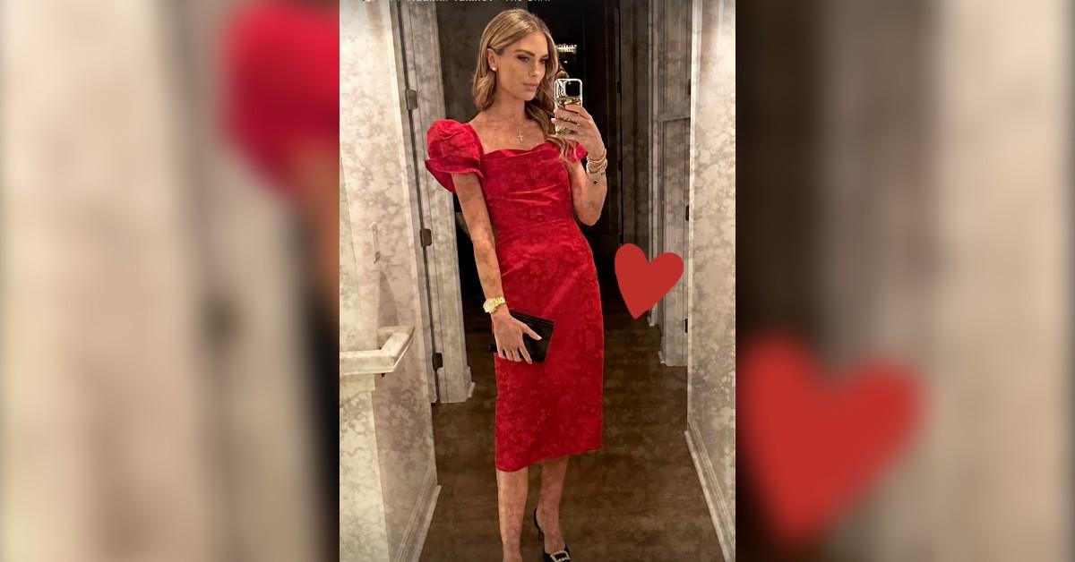 Don Jr.'s Girlfriend Sizzles in Tight Dress at Trump Christmas Party
