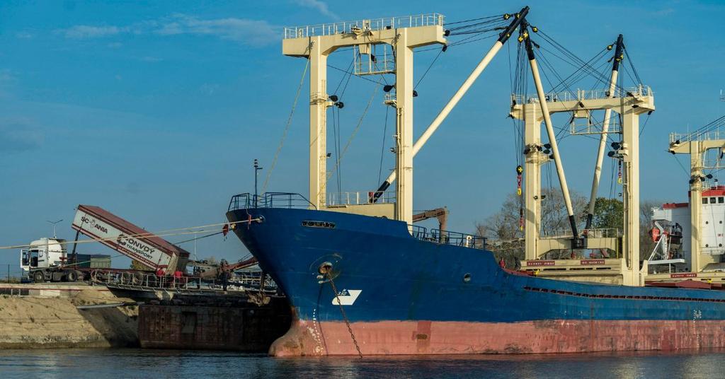 Vladimir Putin's Navy Frigate 'Sailed Towards The US In Show Of Strength'