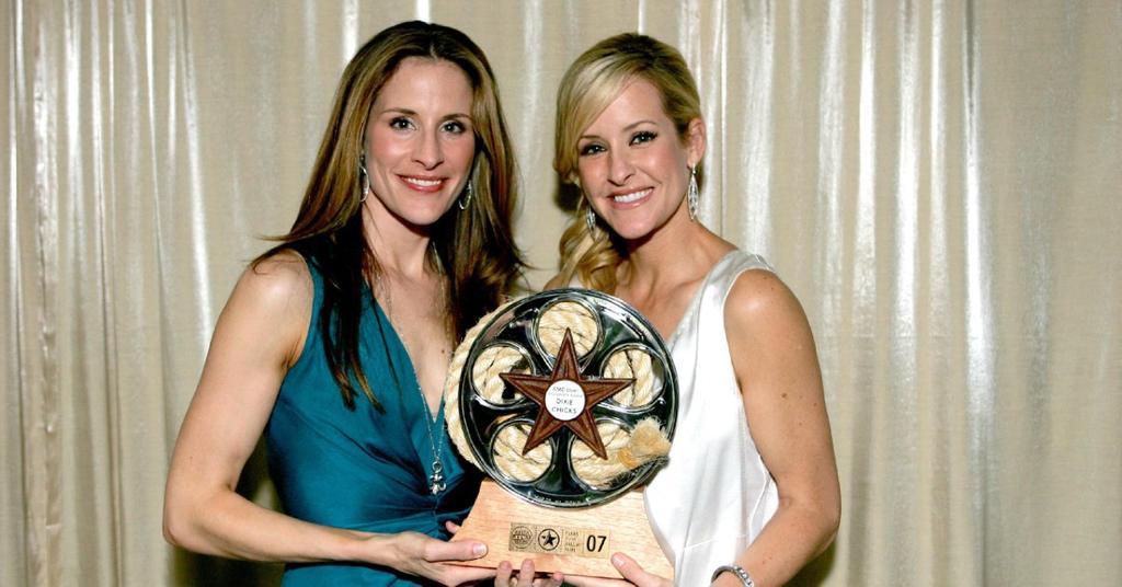 'The Chicks' Emily Strayer and Martie Maguire 'Regret' Replacing Laura ...