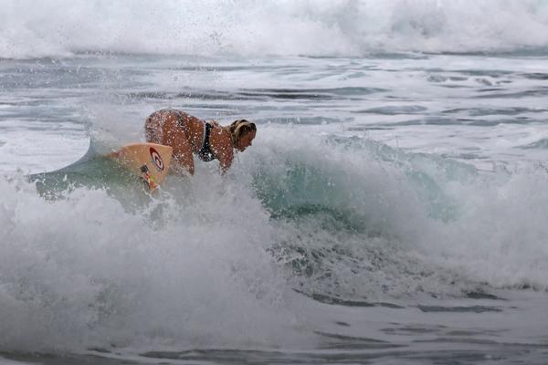 Pregnant One-Armed 'Soul Surfer' Bethany Hamilton Shows Off Her Baby ...