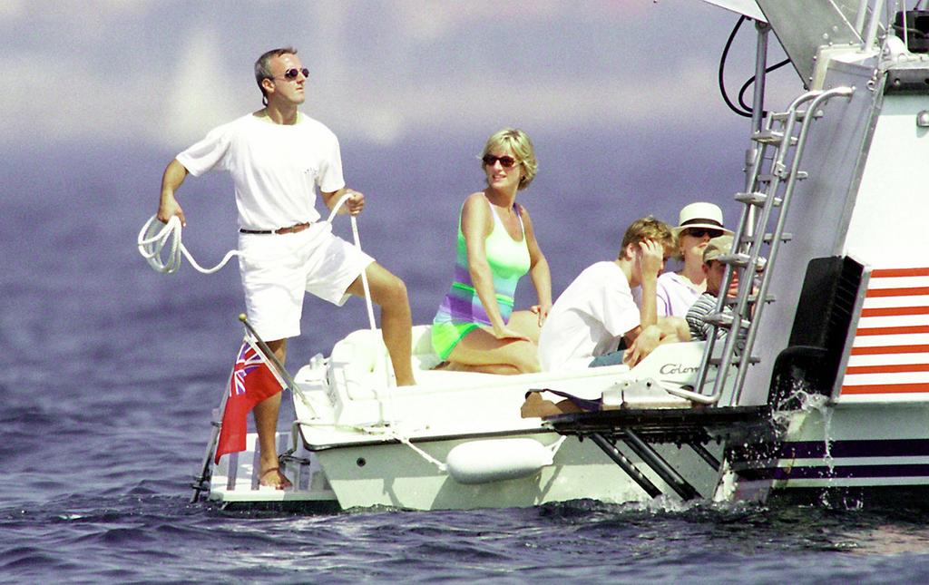 Princess Diana's Tragic Final Moments Alive In Most Shocking Photos ...