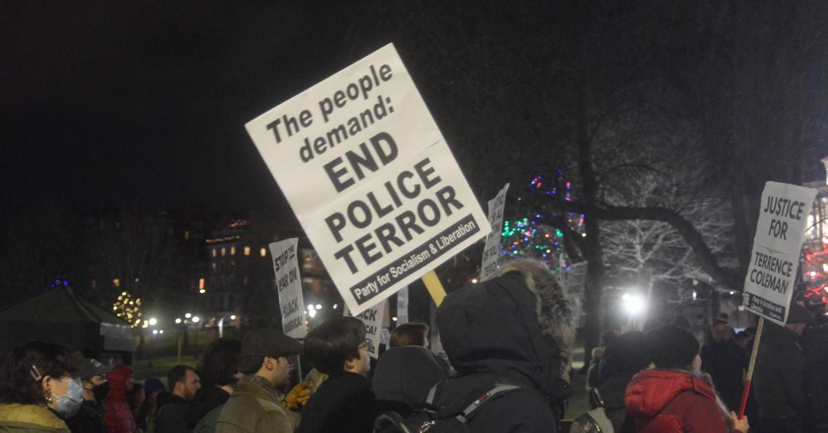 Protesters Spotted Jumping On Hood Of Police Car After The Death Of ...