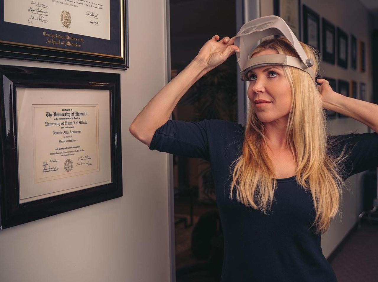 New 'RHOC' Star Dr. Jen Armstrong Back To Work Injecting People After ...