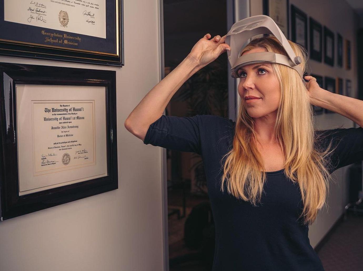 New 'RHOC' Star Dr. Jen Armstrong Back To Work Injecting People After ...