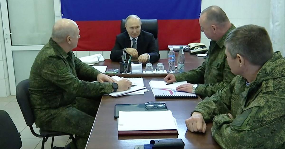 WW3 Fears Grow as Vladimir Putin Plans to 'Expand Russian Borders' Into ...