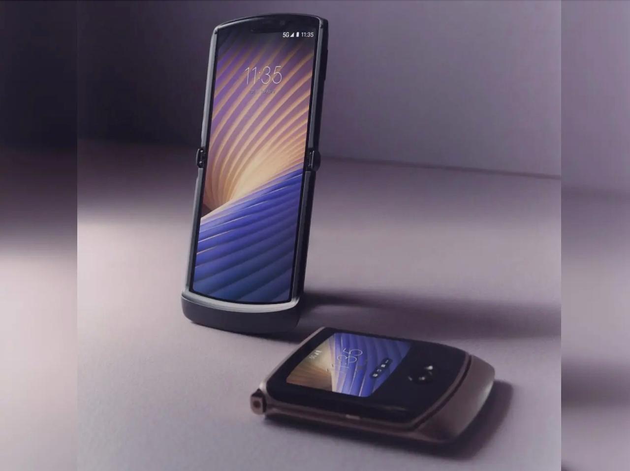 Flipping Out: The Iconic Motorola RAZR Is Back And Giving Us Nostalgic ...
