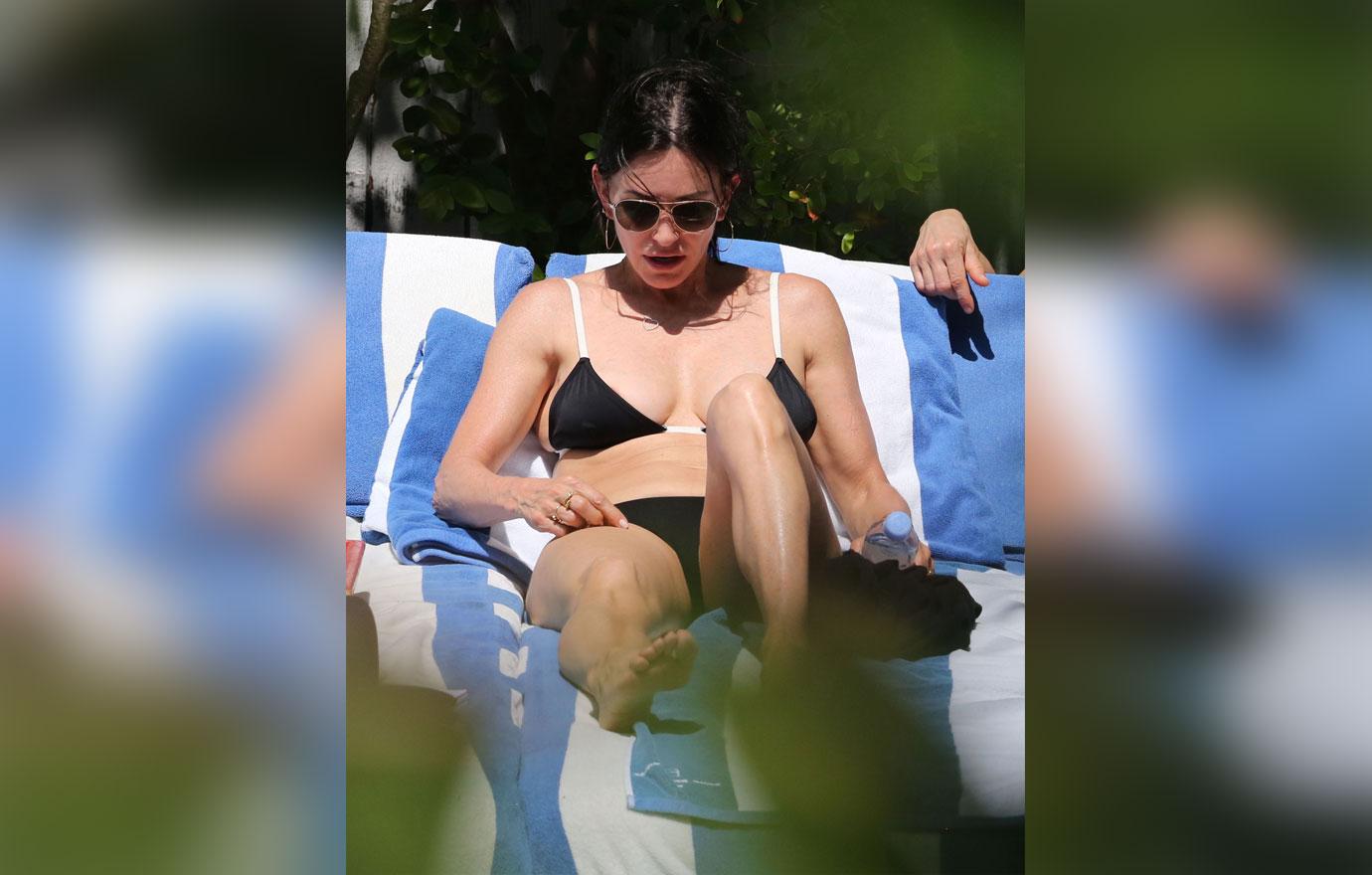 [PICS] Courteney Cox Wears Black Bikini In Miami