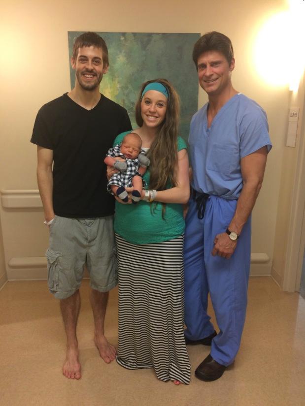 Jill Duggar & Derick Dillard Share First Baby Israel Photo Album –– 7 ...