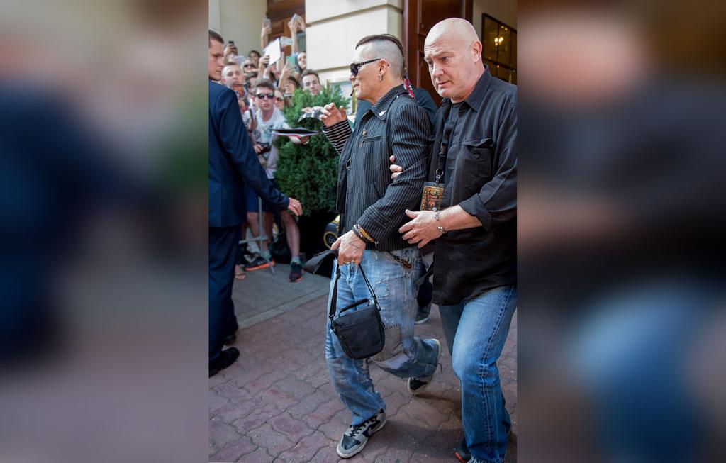 Johnny Depp Sports Shaved Head, Extreme Weight Loss In New Photos