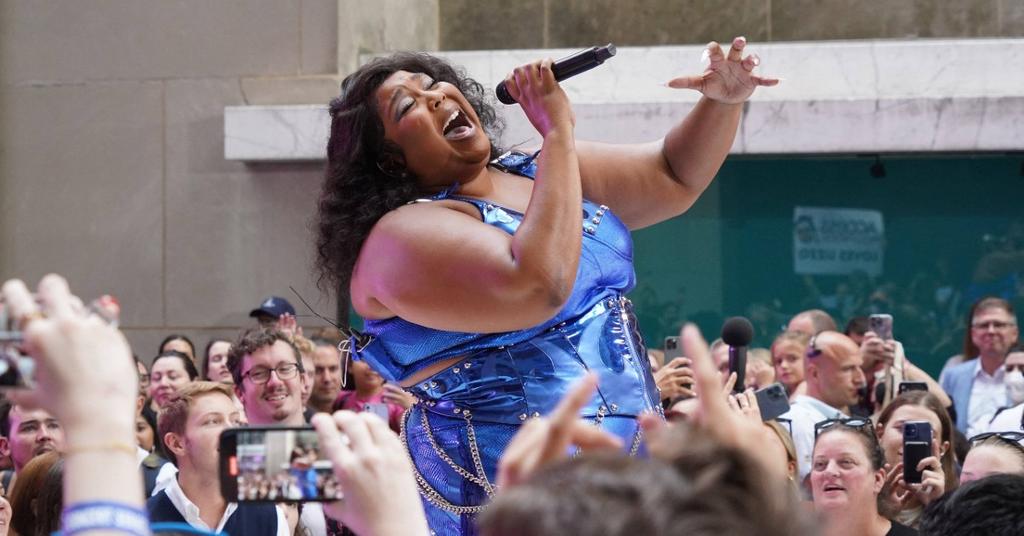 New Details: Lizzo's Dancer Recalls 'Disgusting' Moment She Soiled ...