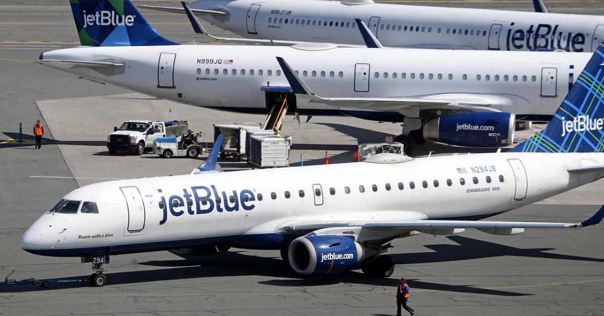 JetBlue Planes Collide Before Takeoff at Boston's Logan International ...