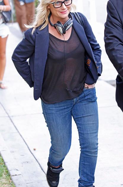 Amy Poehler Seen Without Wedding Ring After Will Arnett Separation