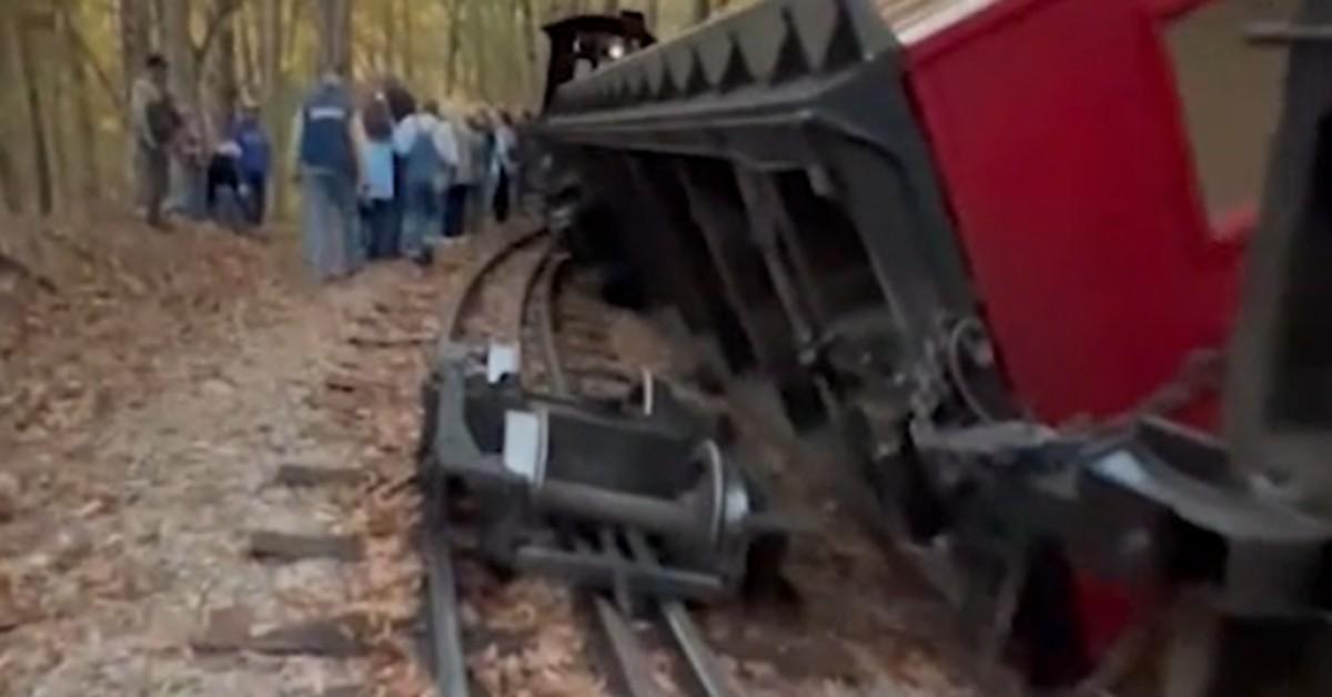 Seven People Injured As Ride Derails At Missouri Theme Park