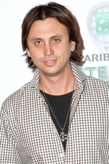 EXCLUSIVE: Bandit Steals Spin Crowd Star's Bag; Includes Phone Numbers ...