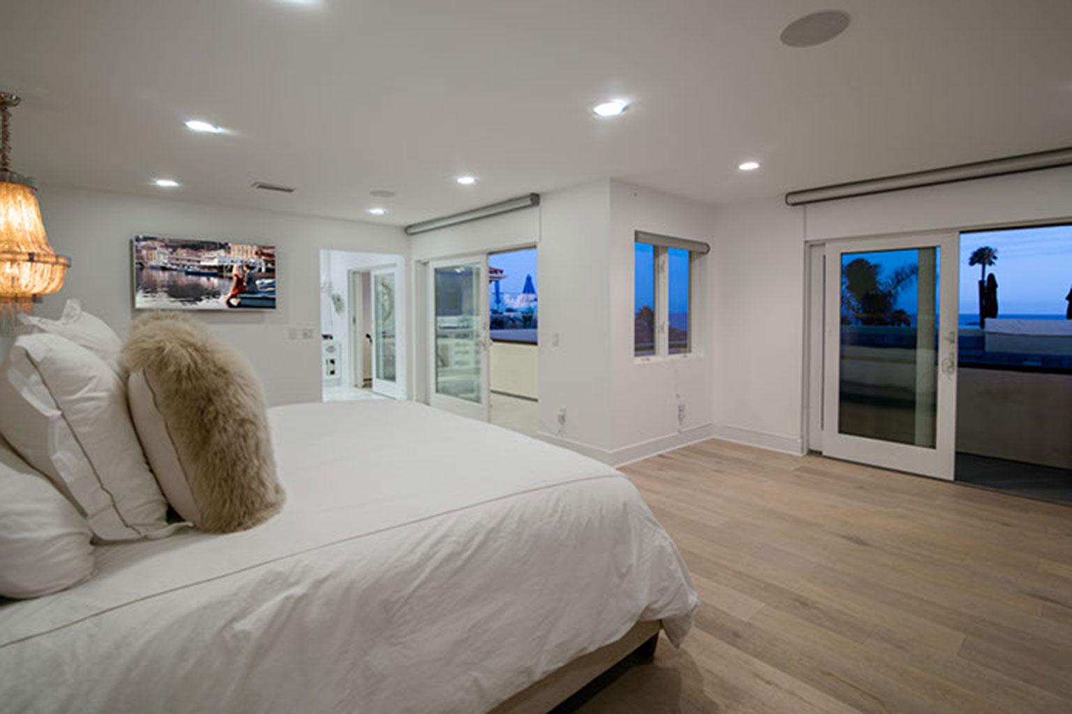 Divorce Back On? 'RHOC' Kelly Dodd Lists $6.25M Mansion