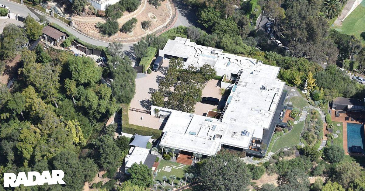 Jennifer Aniston Begins Renovations on $7.25M Bel-Air Mansion Next to ...