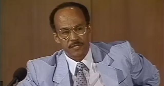 Kamala Harris' Dad Lives One Mile From White House — but Has Never ...