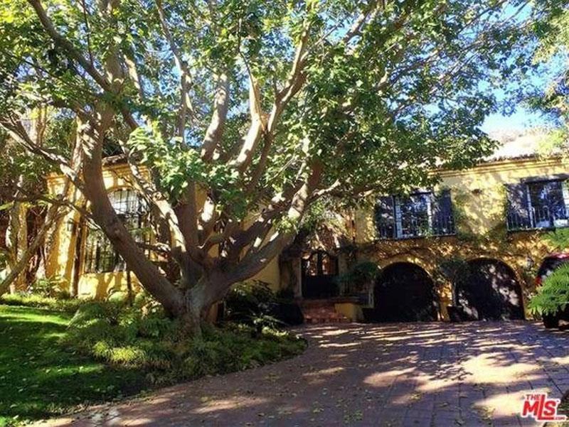 Beverly Hills Homeless? Charlie Sells Brooke's Home While She's In ...