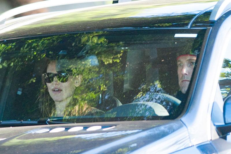 Jen Garner & Ben Affleck Go For A Drive Together