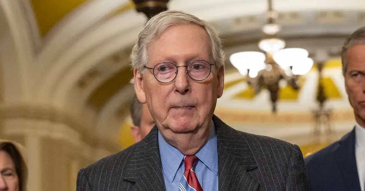 'Retire!': Protestors Scream at 81-year-old Mitch McConnell to Step ...