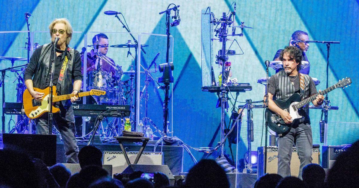 Hall & Oates Singer Daryl Hall Gets Restraining Order Against Bandmate ...