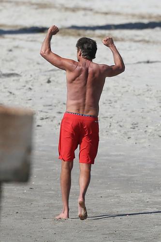 Hunk Vs. The Hoff! David Feuding With Zac Efron On Set Of ‘Baywatch’ Remake