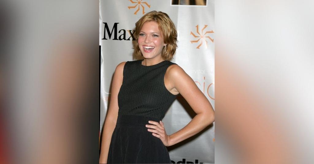 Mandy Moore Goes Off on Plastic Surgery Speculation