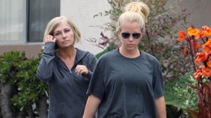 Bittersweet Reunion: Kendra Wilkinson’s Estranged Mother Patti Rushes ...