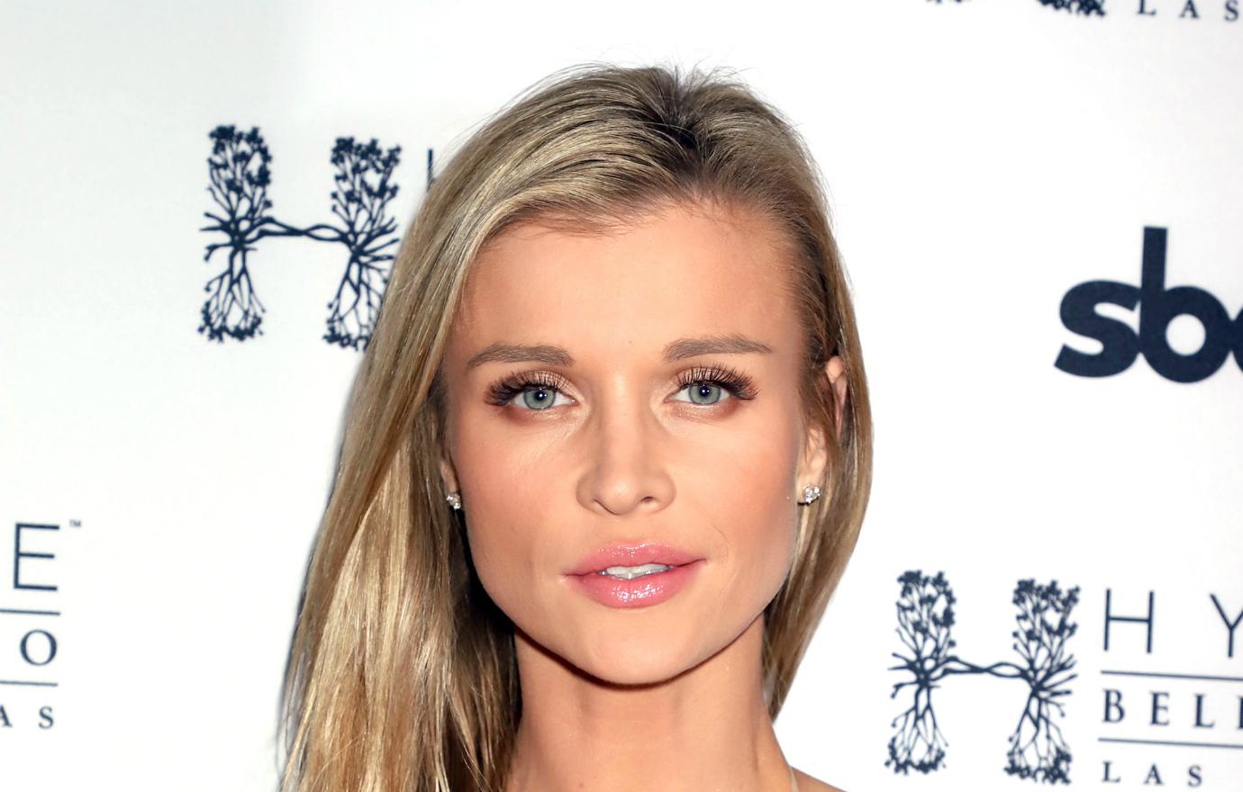 Famous Flaws! The Top 35 Celebrity Deformities