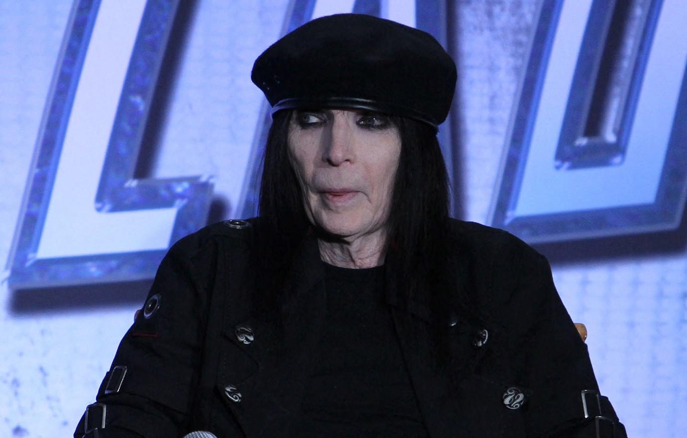 Mötley Crüe Guitarist Mick Mars Not Backing Down From Fight With ...