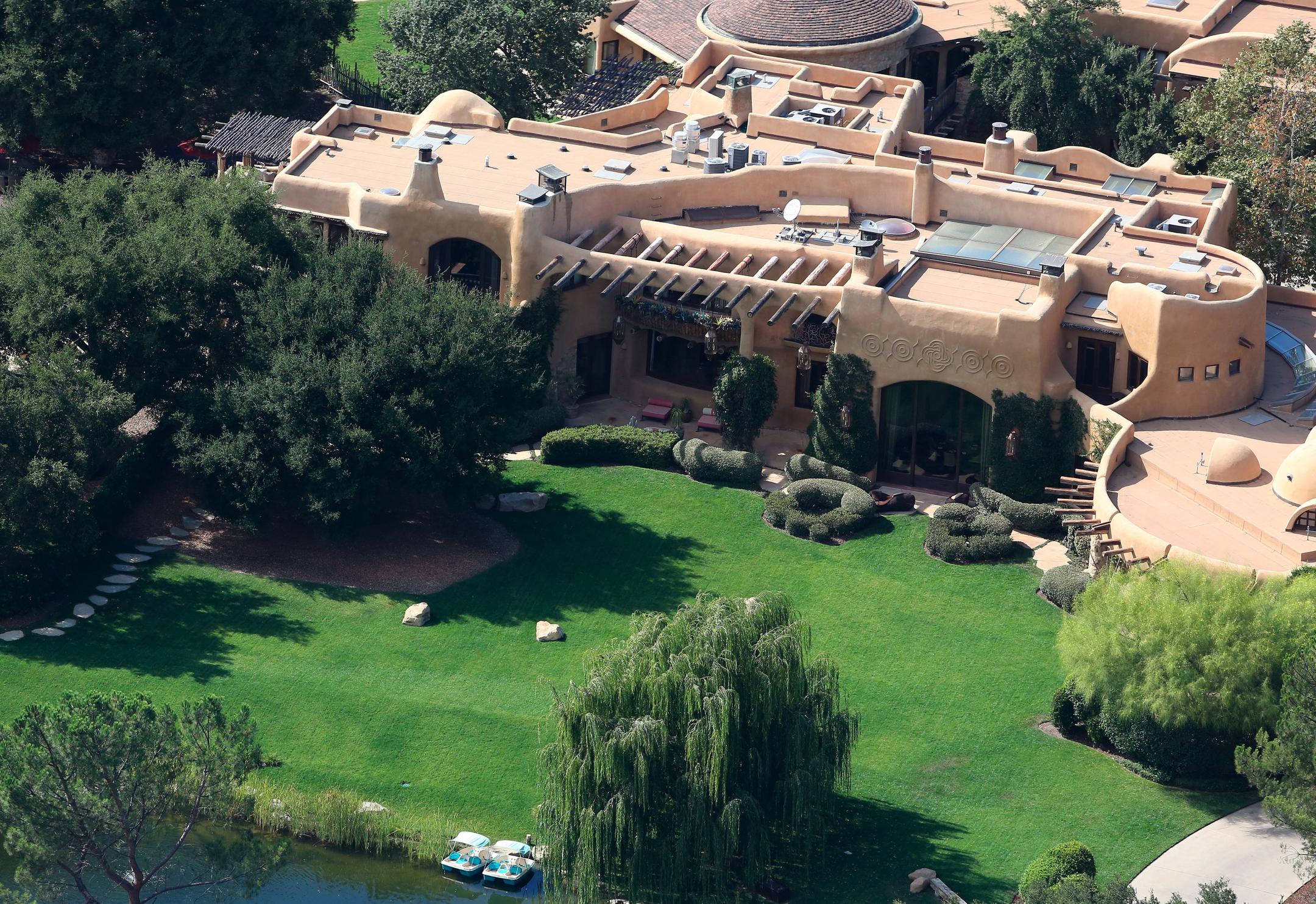 Will Smith and Jada Pinkett Smith Are Selling Their Home For $42 Million