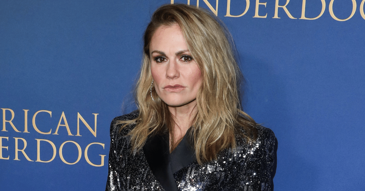 Anna Paquin Uses Cane to Walk Red Carpet at Premiere as Health Issues ...